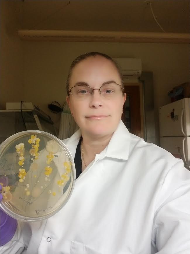 About the Artist – Everything Microbiology